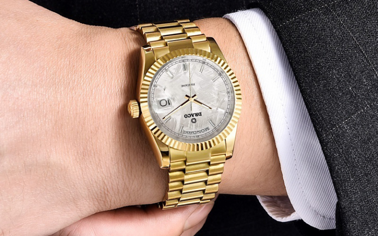 ĐỒNG HỒ PHÙ HỢP VỚI DÁNG TAY ĐỂ NÂNG TẦM NHAN SẮC